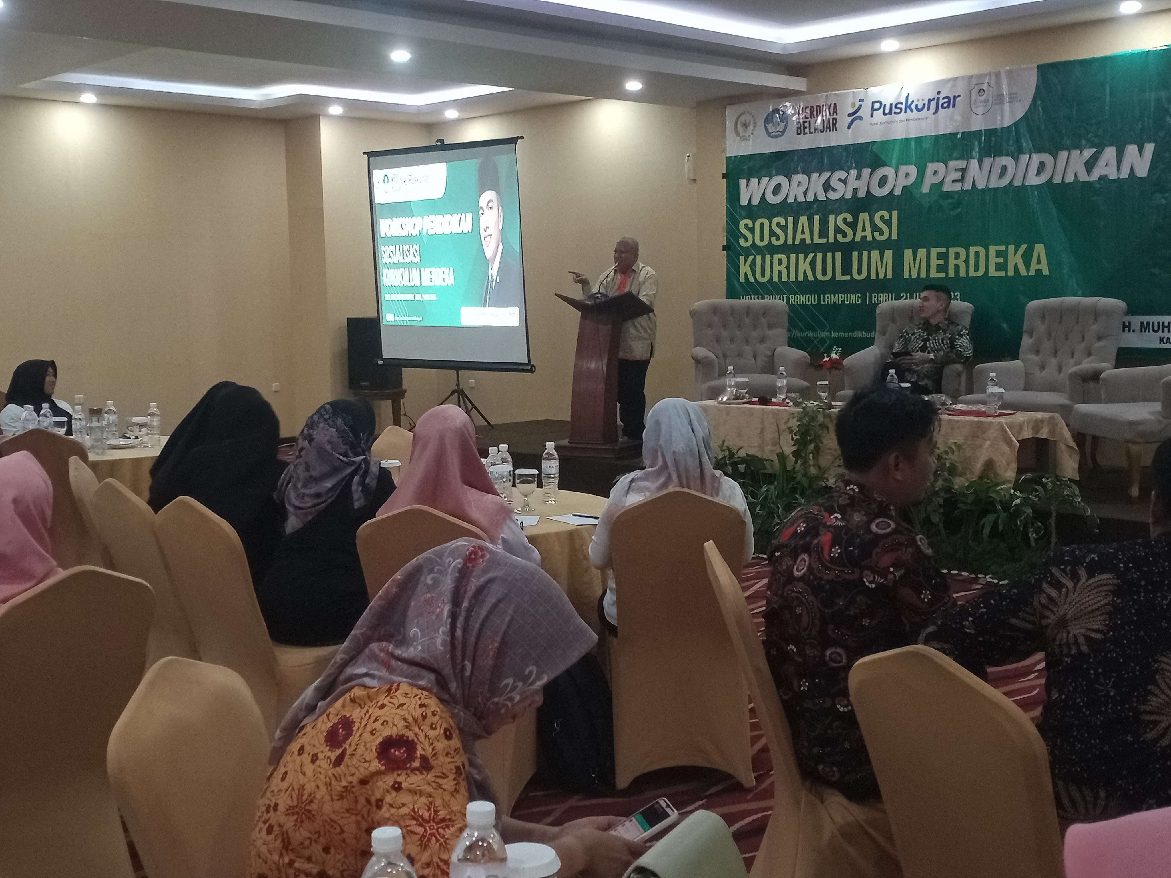 Kemendikbudristek dan DPR-RI Sosialisasi Kurikulum Merdeka - RRI.co.id