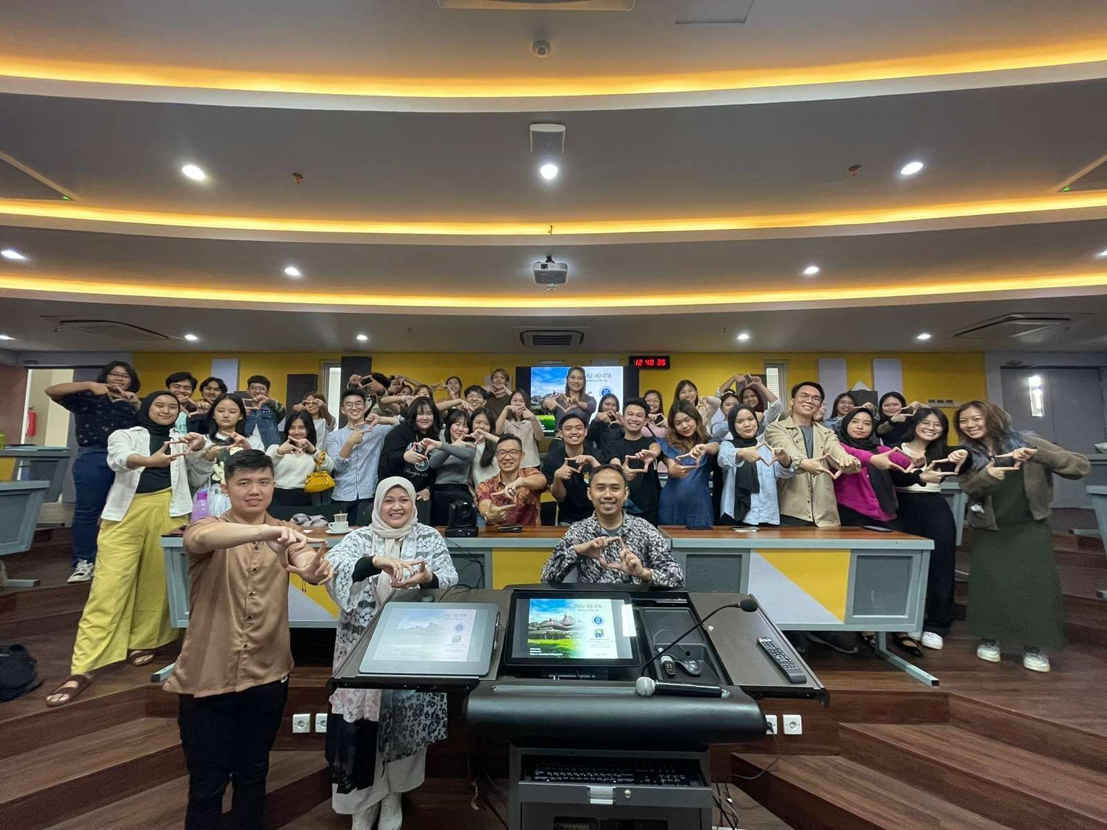 Mahasiswa Singapore dan SBM ITB Berkolaborasi dalam Program Human ...