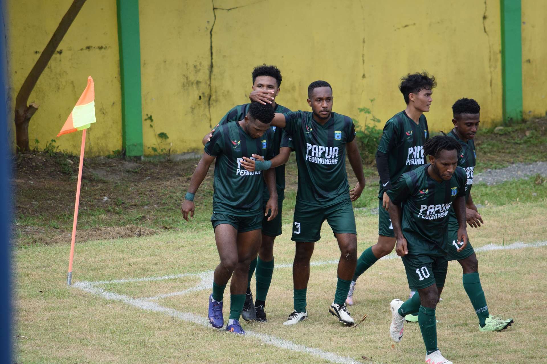 Sepak Bola Putra Papua Pegunungan Harus Puas Berbagi Point - RRI.co.id