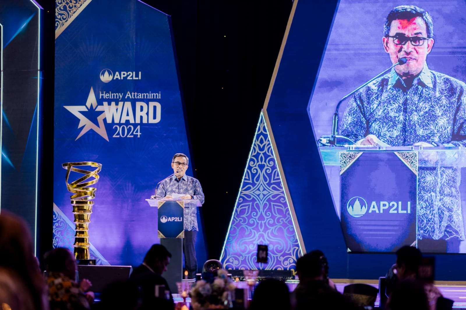 Asosiasi Perusahaan Penjualan Langsung Gelar Helmy Attamimi Award - RRI ...