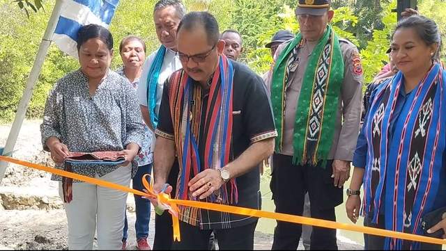 Bupati Alor Launching Wisata Titian Magrove Pesinghong Watamelang - RRI ...