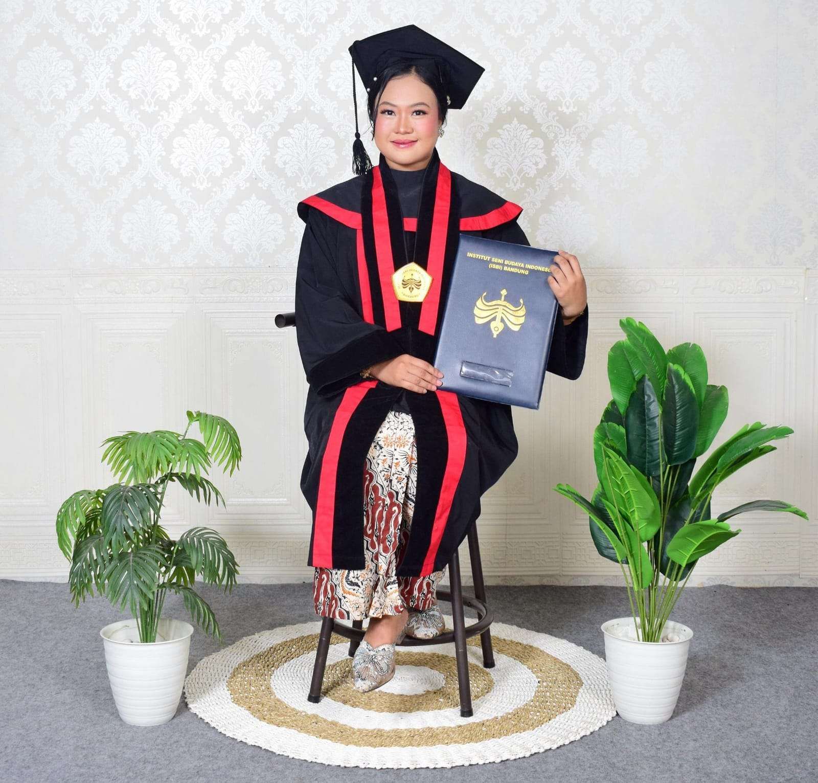 Makna Bentuk dan Warna Toga Wisuda - RRI.co.id