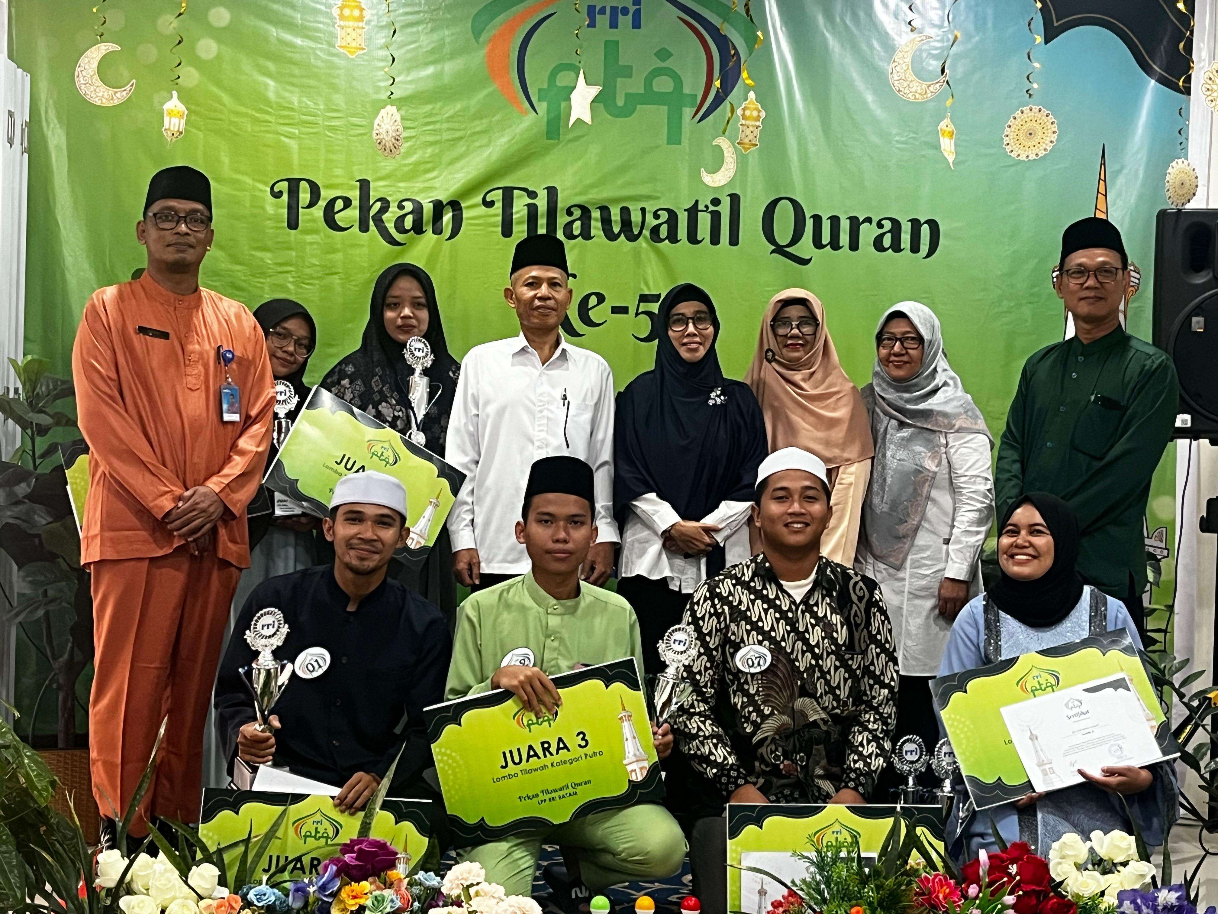 Habibul Fatihin dan Supriyanti Raih Juara 1 PTQ Ke-54 RRI Batam - RRI.co.id