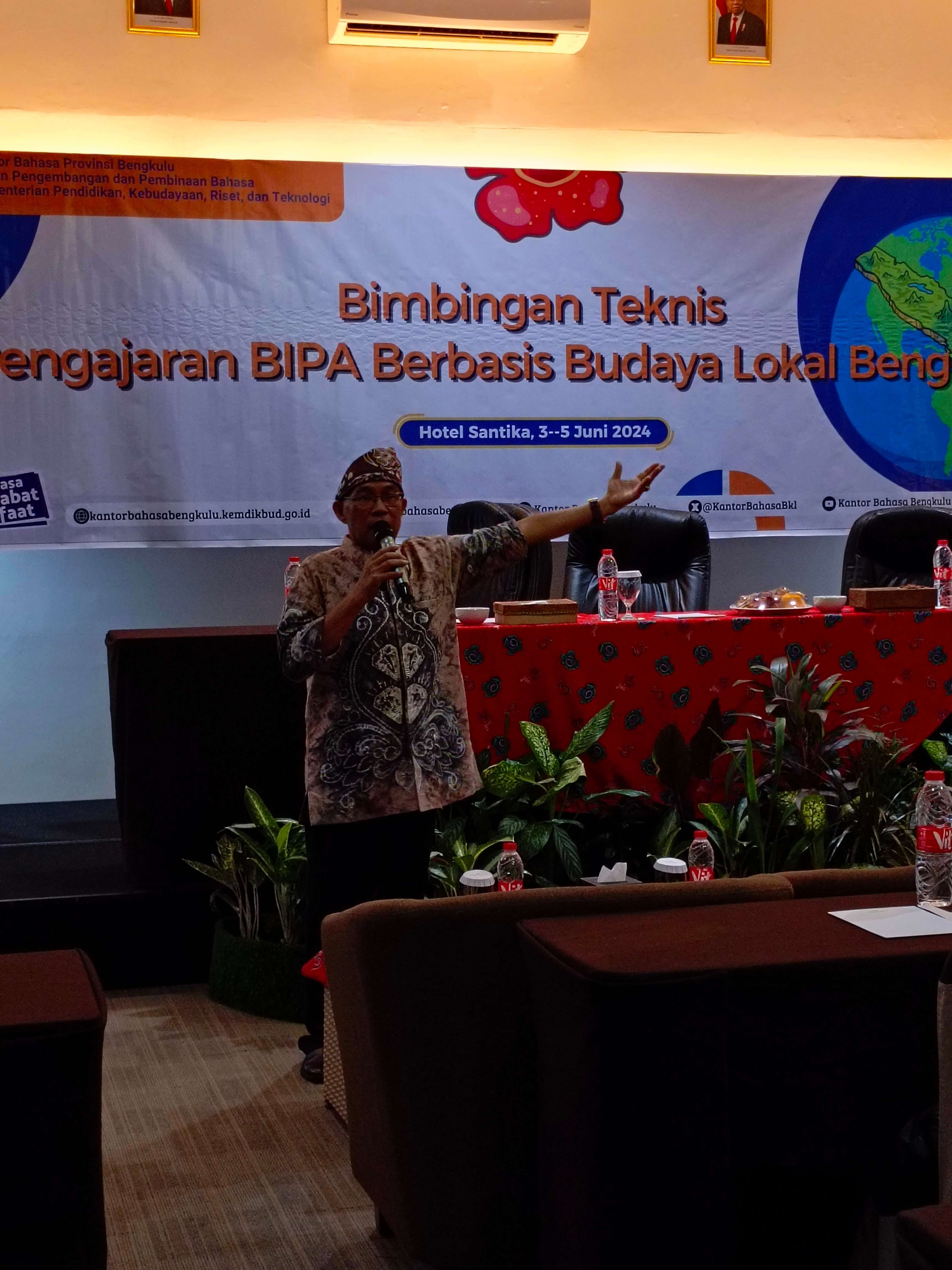 Emong: Bahasa dan Budaya Adalah Dua Sisi Berkaitan - RRI.co.id