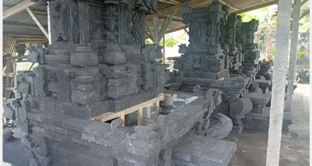 Pengrajin Merajan dari Batu Alam di Desa Munggu - RRI.co.id