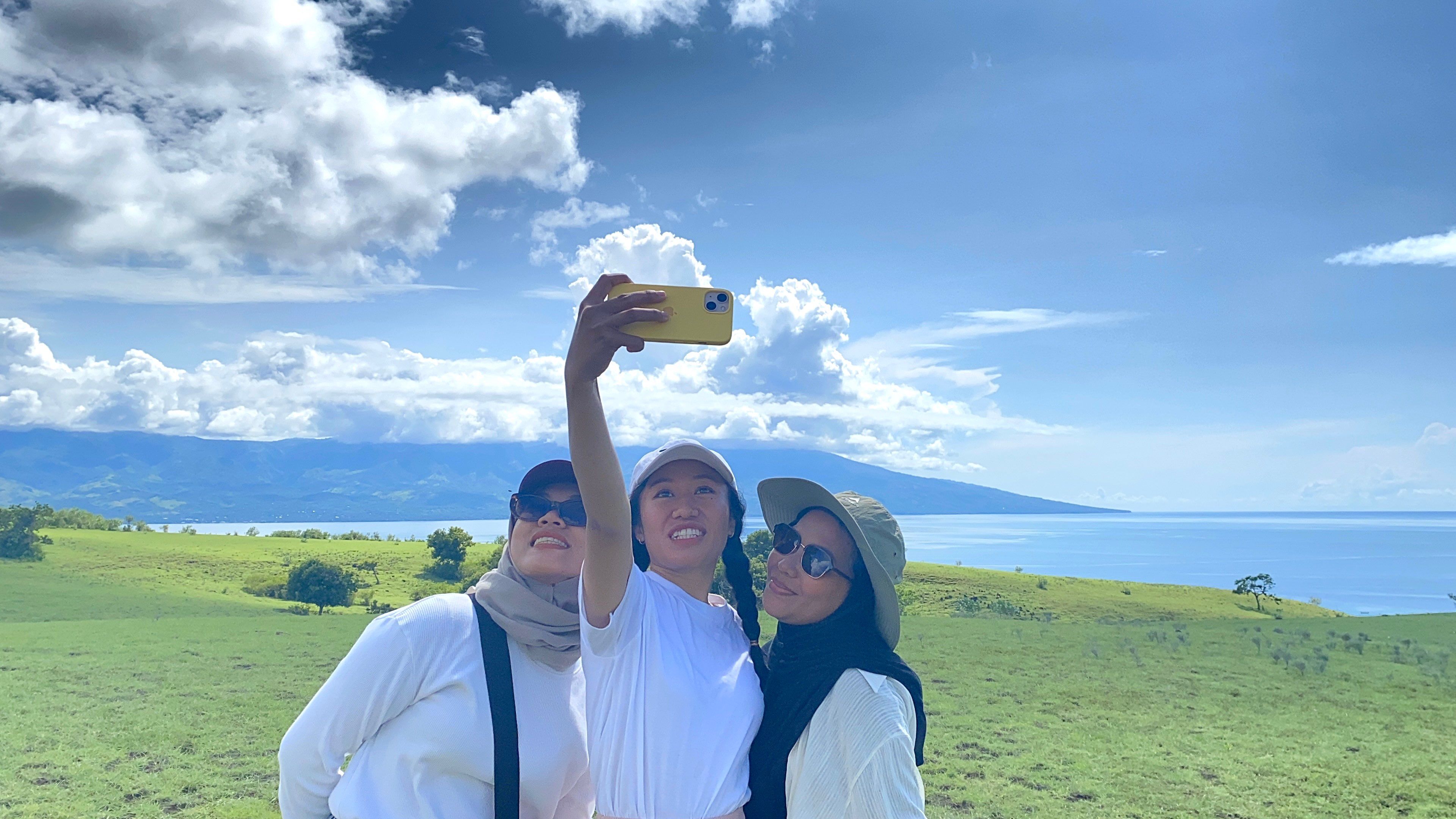 Mausui, Suguhkan Keindahan Padang Savana, Laut dan Gunung di Matim ...