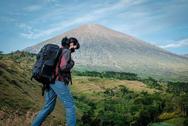 Mt. Rinjani Reopens with New Safety Protocols After Temporary Closure ...