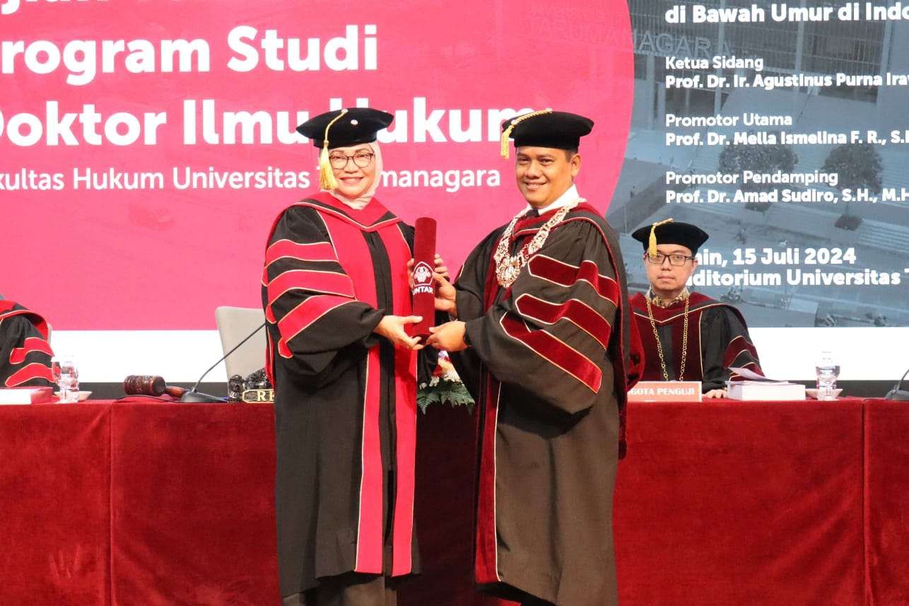 Raih Doktor Hukum, Mia Angkat Penyelesaian Sengketa Perceraian - RRI.co.id