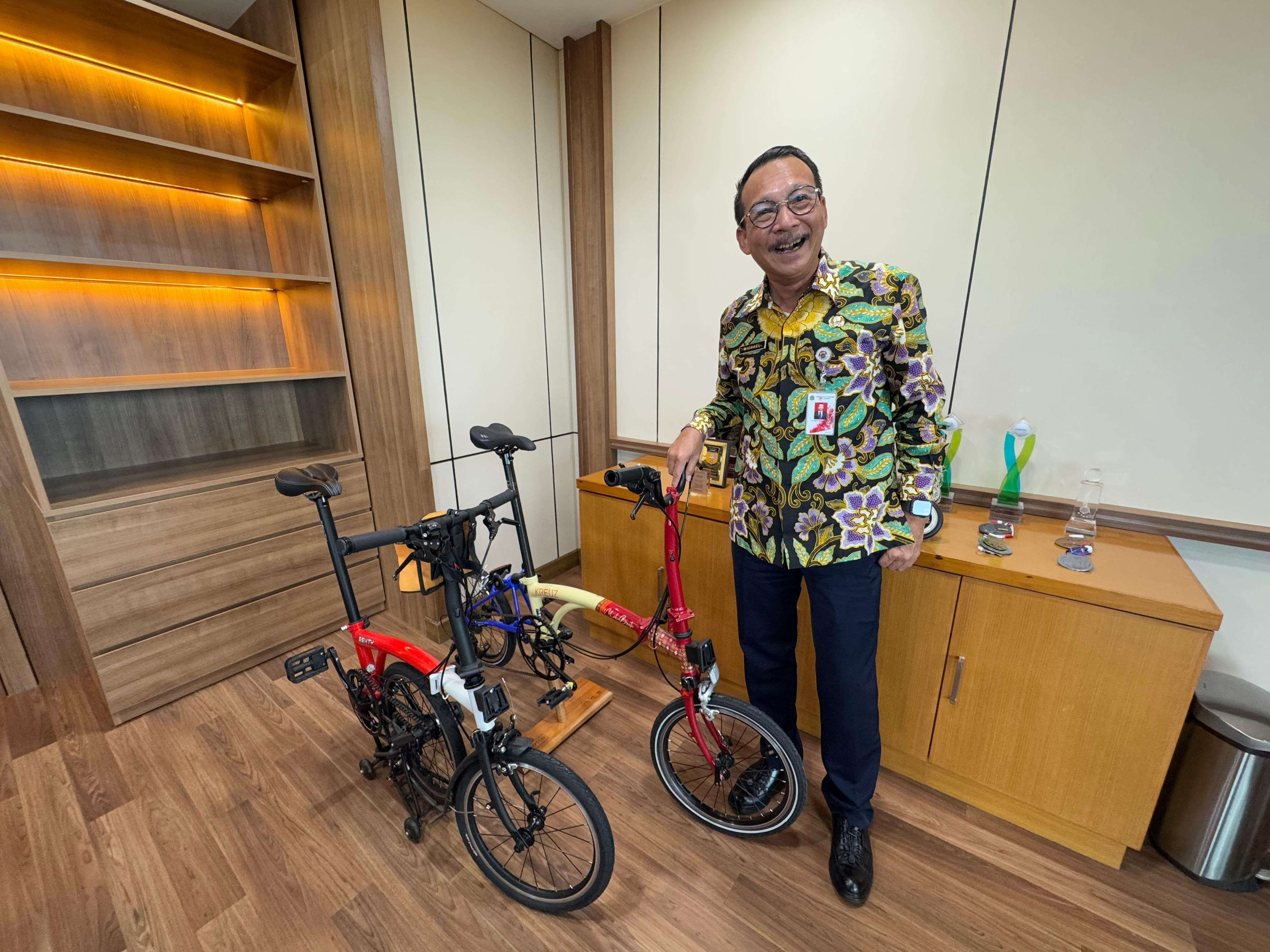 Mengenal Michael Rolandi, Pejabat DKI yang Hobi Sepeda Subuh - RRI.co.id