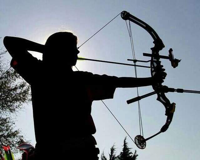 Membedah Perbedaan Panah Modern dan Tradisional - RRI.co.id