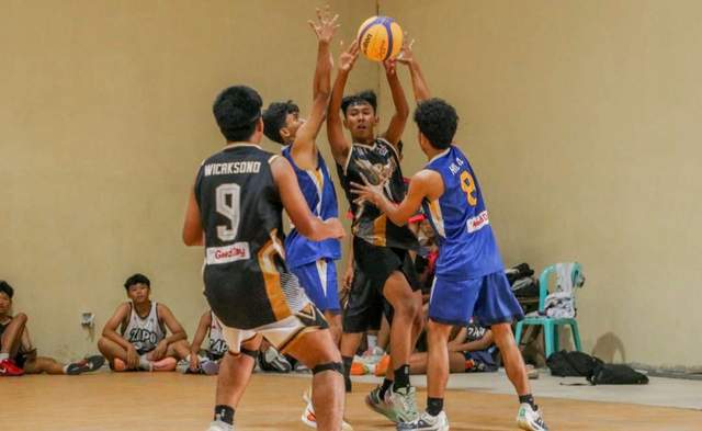 Kejuaraan 3x3 Bola Basket Meriahkan Grebeg Suro 2025 - RRI.co.id