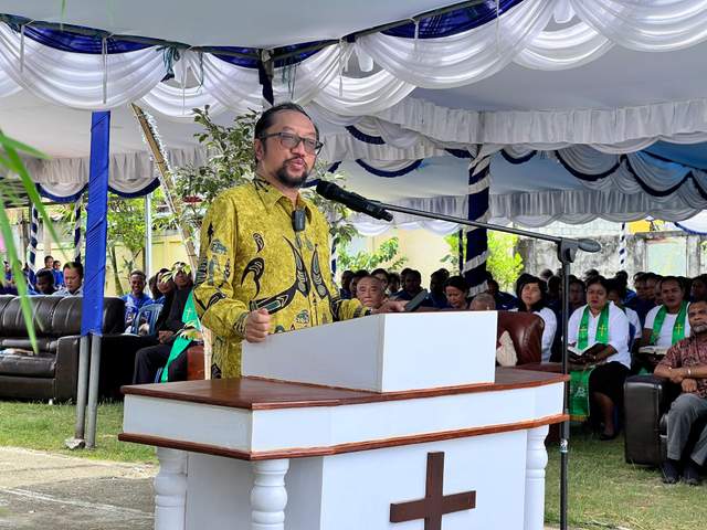 Pdt. Dr. Bambang Noorsena: Alkitab Terjemahan Paling Luas di Dunia ...