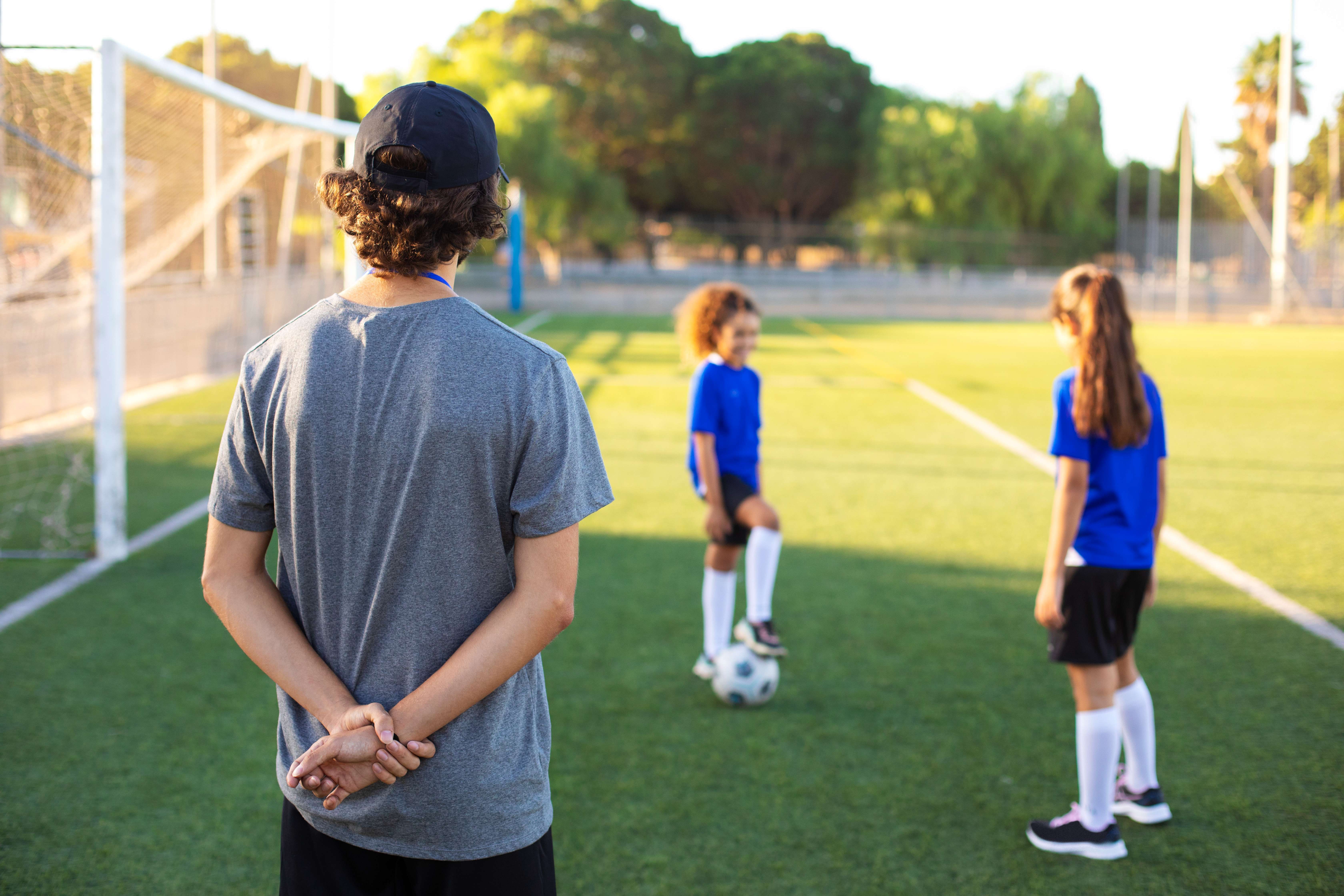 Sejarah Peran Pelatih dalam Sepak Bola - RRI.co.id