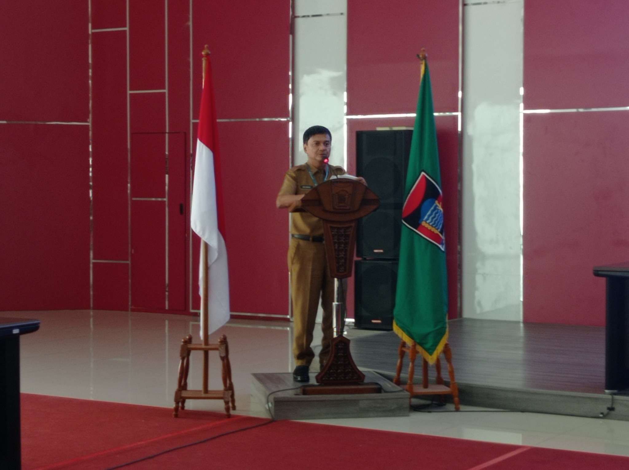 Pemko Padang Tingkatkan Literasi Keuangan Pelaku UMKM - RRI.co.id