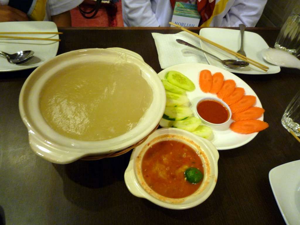 Keunikan Rasa Sagu Dalam Tradisi Kuliner Tradisional Ambuyat - RRI.co.id