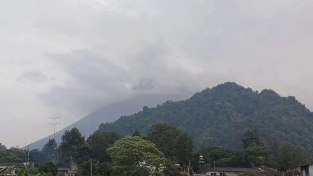 Gunung Merapi Erupsi, Mengalami 21 Kali Gempa - RRI.co.id