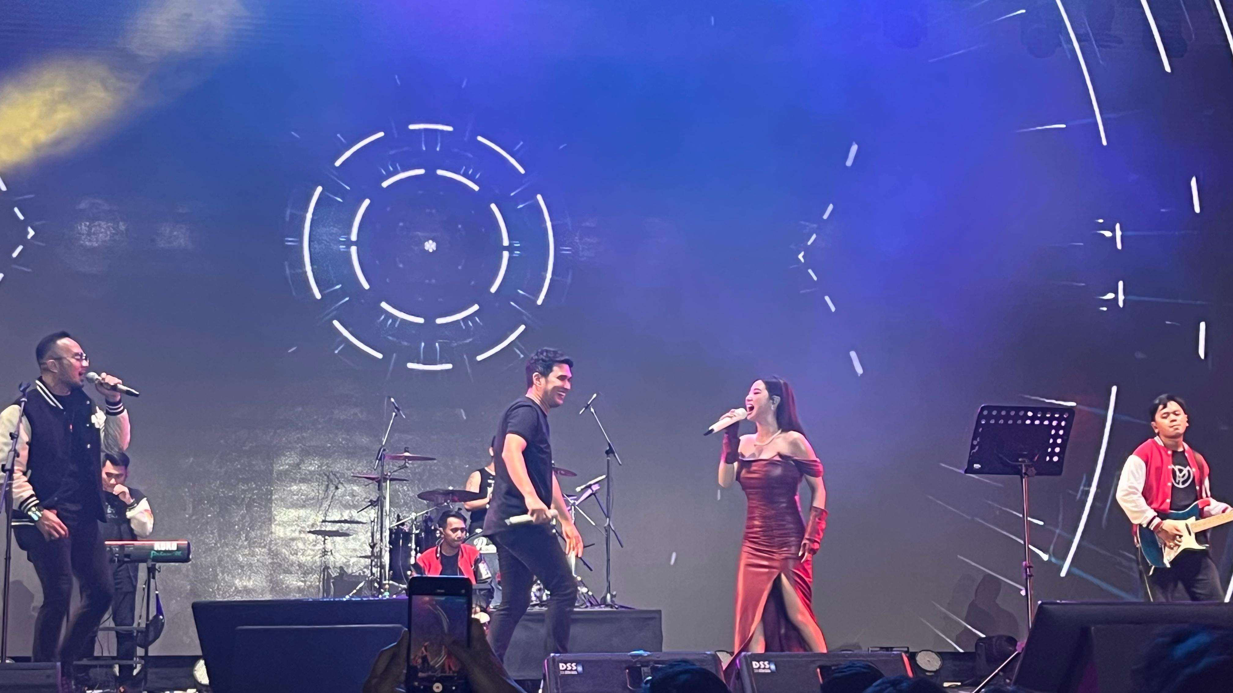 Dewi Persik-Aldi Taher Guncang Panggung Synchronize Fest 2024 - RRI.co.id