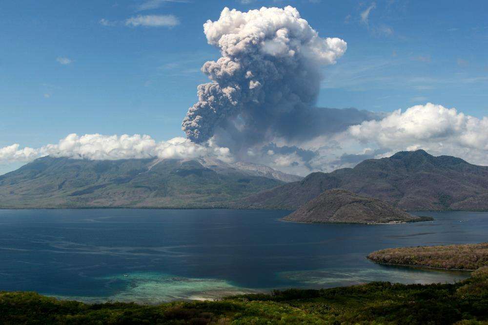 Banyak Gunung Api di Indonesia, namun Minim Data - RRI.co.id