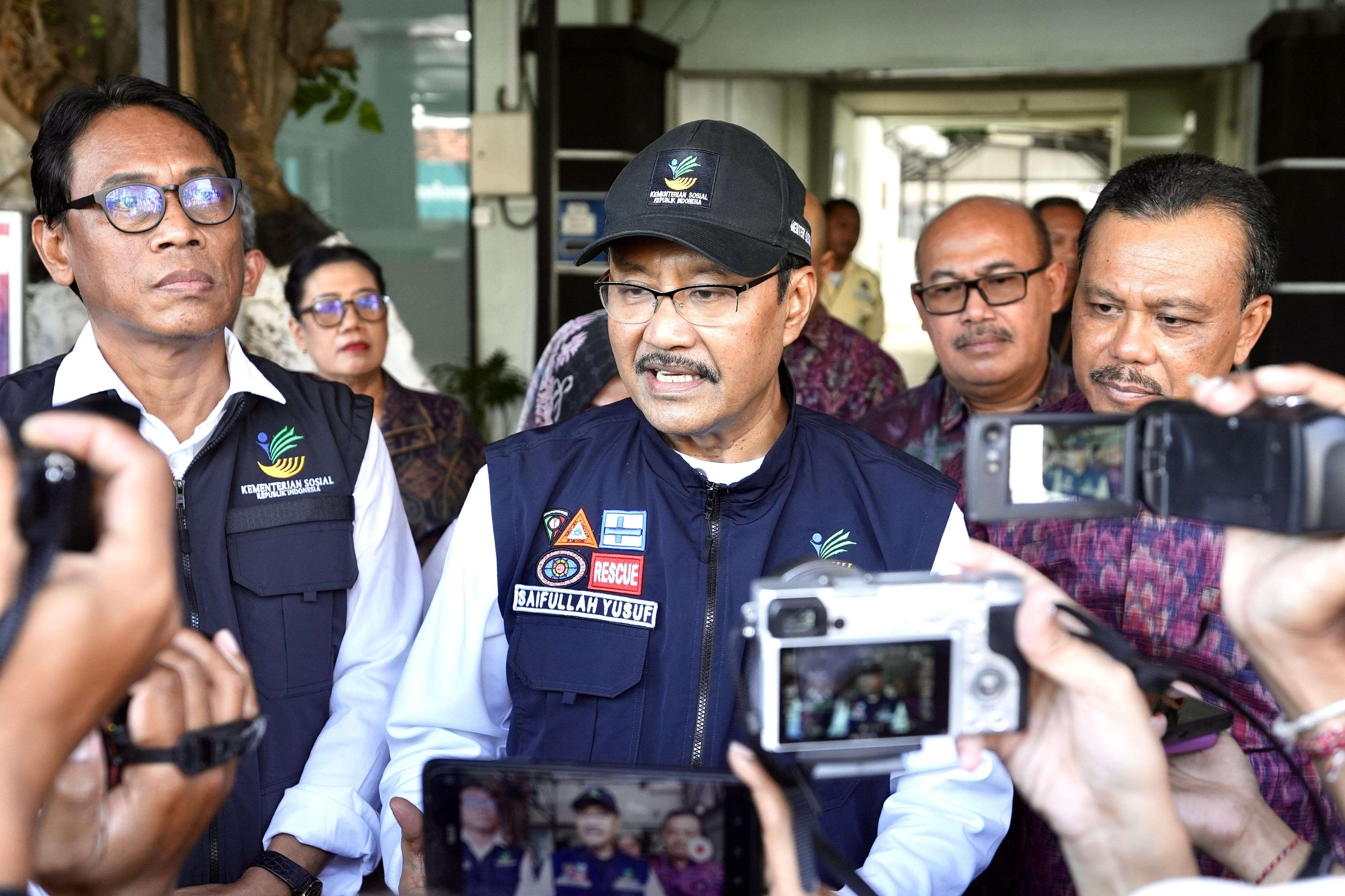 Kemensos Pastikan Pemenuhan Kebutuhan Logistik Korban Banjir Bali - RRI ...