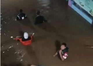 Hujan Intensitas Tinggi, Sebagian Wilayah Kudus Terendam Banjir - RRI.co.id