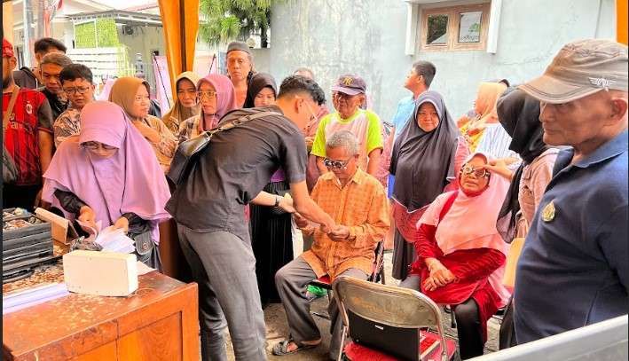 Radio Suara Kudus Gelar Pemeriksaan Mata dan Tensi Gratis - RRI.co.id