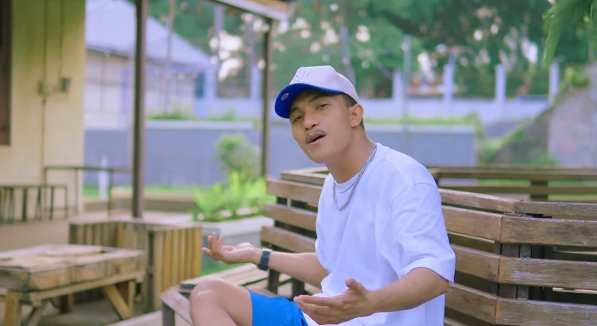 Lirik Lagu Stecu Faris Adam yang Viral di Medsos - RRI.co.id