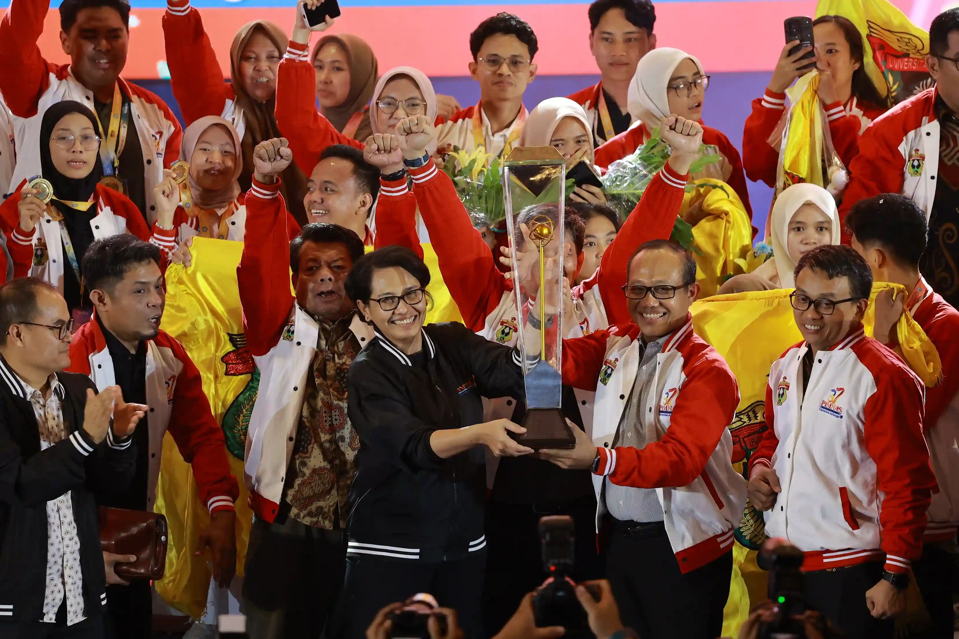 PIMNAS 37 Berakhir, Ini 10 Besar Para Juaranya - RRI.co.id