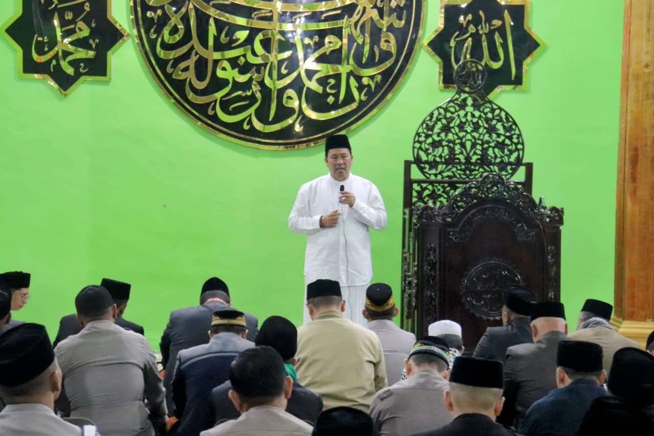 Bupati Haili: Masjid Lebih dari Tempat Ibadah - RRI.co.id